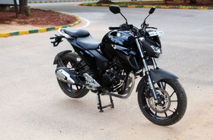 Yamaha FZ25 Review (Knight Black) - Perfect Powerful 250cc Bike - GaadiKey