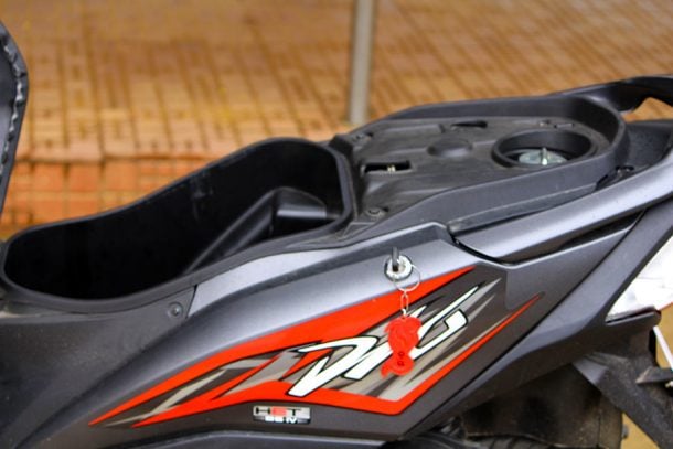 2017-Honda-Dio-Logo,-Under-Seat-Storage-Fuel-Tank-Capacity - GaadiKey