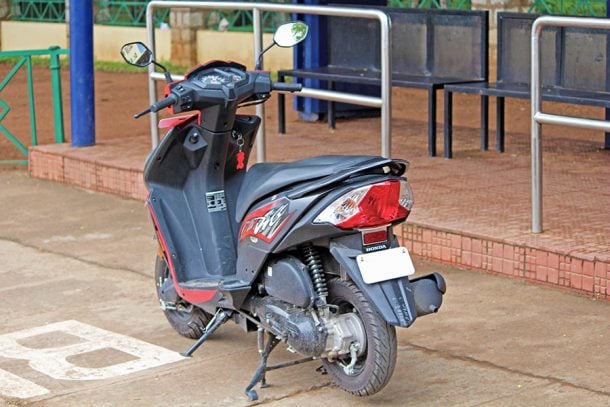 2017 Honda Dio Review (BS4, AHO, Red Sport Dual-tone Variant) - GaadiKey