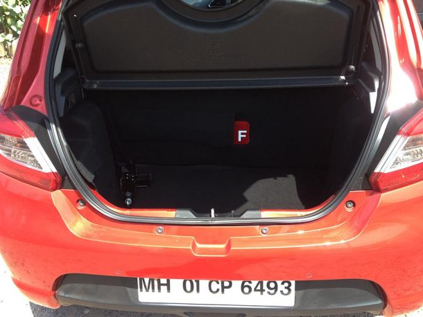 Tata Tiago XZA (Automatic) Review – The Automatic Choice - GaadiKey