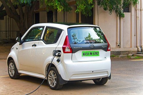 Govt Approves Use of Green Licence Plates for Electric Cars - GaadiKey