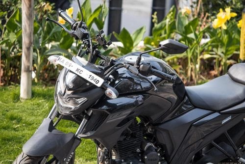 Yamaha packs a wallop at 250cc - The FZ25 Review (Once Again!) - GaadiKey