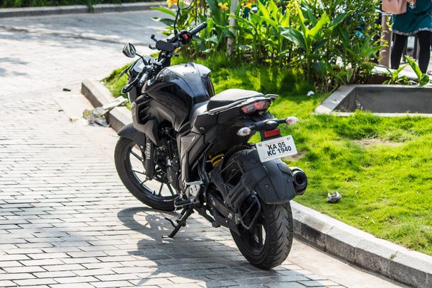 Yamaha packs a wallop at 250cc - The FZ25 Review (Once Again!) - GaadiKey