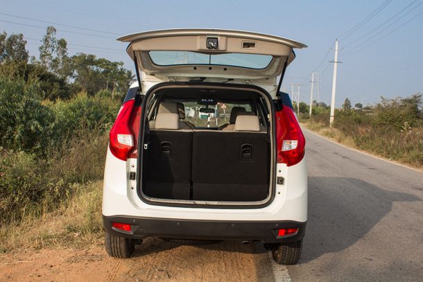 Mahindra-Marazzo-Bootspace - GaadiKey