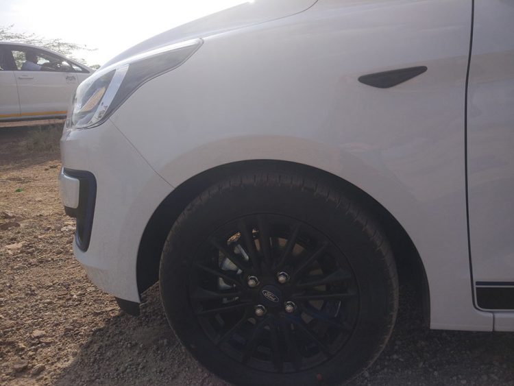 2019-Ford-Figo-Alloy-Wheels- GaadiKey