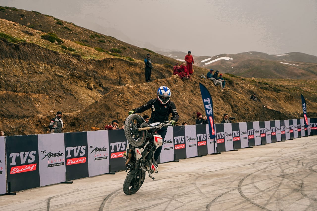 TVS Apache stunt riders create history, enters Asia Book of Records ...