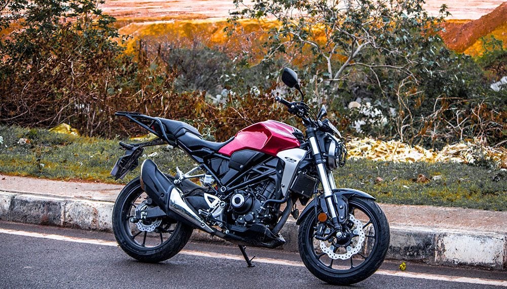 Honda CB300R Review: A Sensible Street Machine - GaadiKey