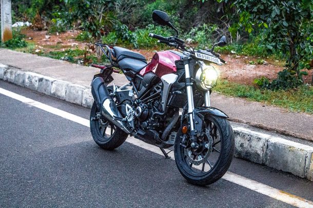 Honda CB300R Photos - Candy Chromosphere Red - GaadiKey