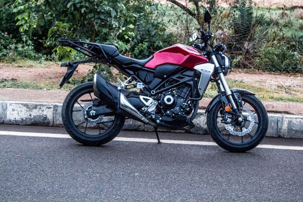 Honda CB300R Photos - Candy Chromosphere Red - GaadiKey