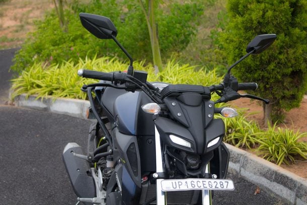 Yamaha MT15 Review: Alien Faced Street Fighter - GaadiKey