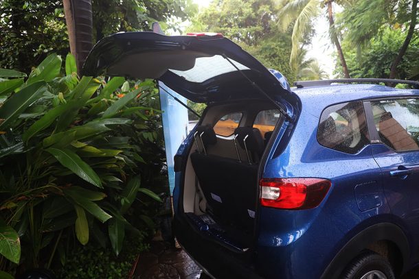 Renault Triber Review: Spacious Good Looking MPV - GaadiKey