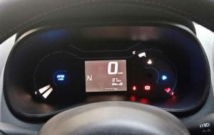 New Renault Kwid Facelift Review (AMT 1.0) - GaadiKey