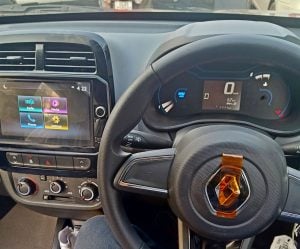 New Renault Kwid Facelift Review (AMT 1.0) - GaadiKey