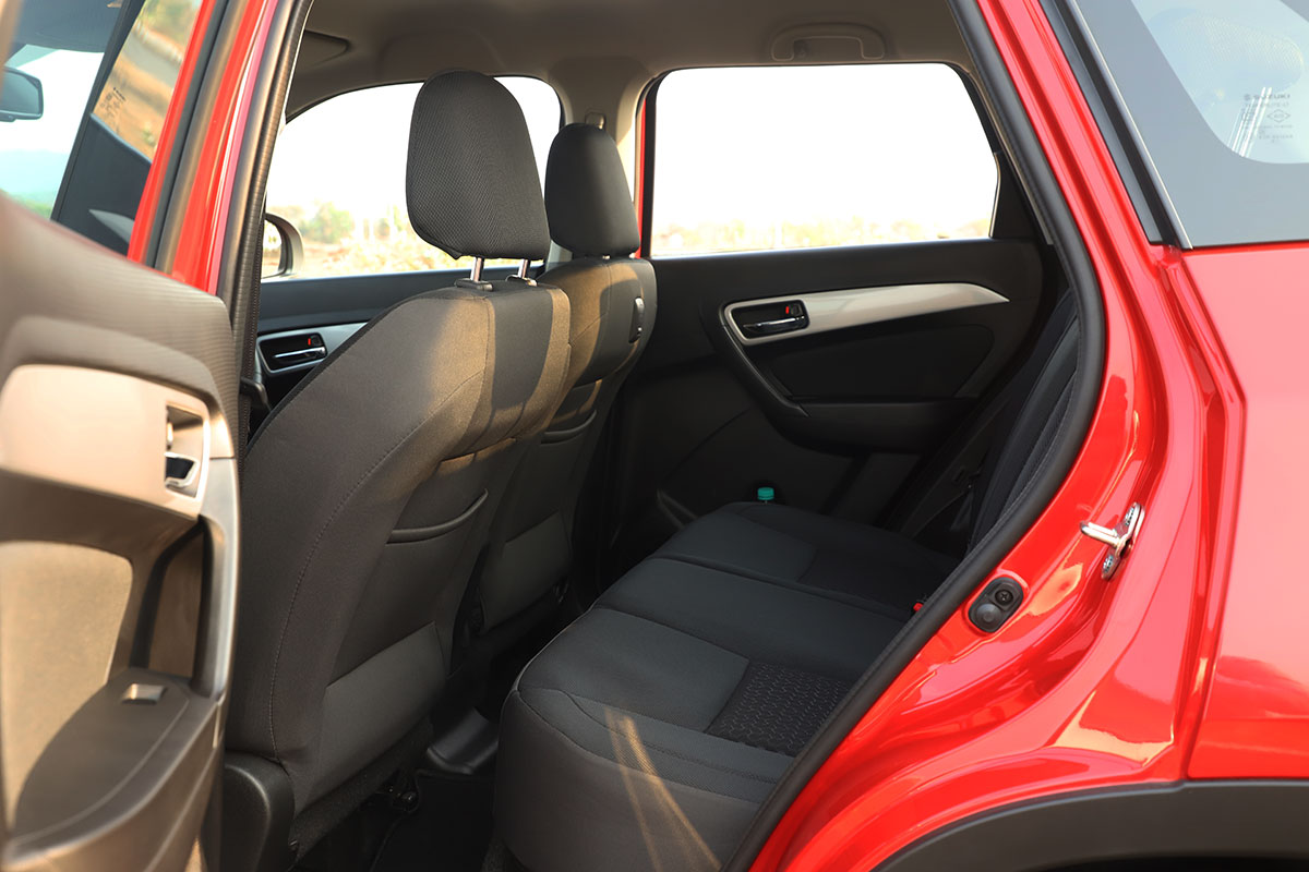 Maruti Vitara Brezza Petrol Review: Better than Diesel? - GaadiKey