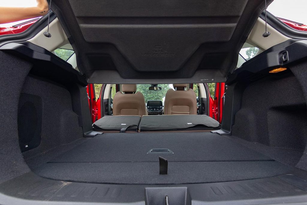 Tata-Harrier-Bootspace-When-Seats-Folded - GaadiKey