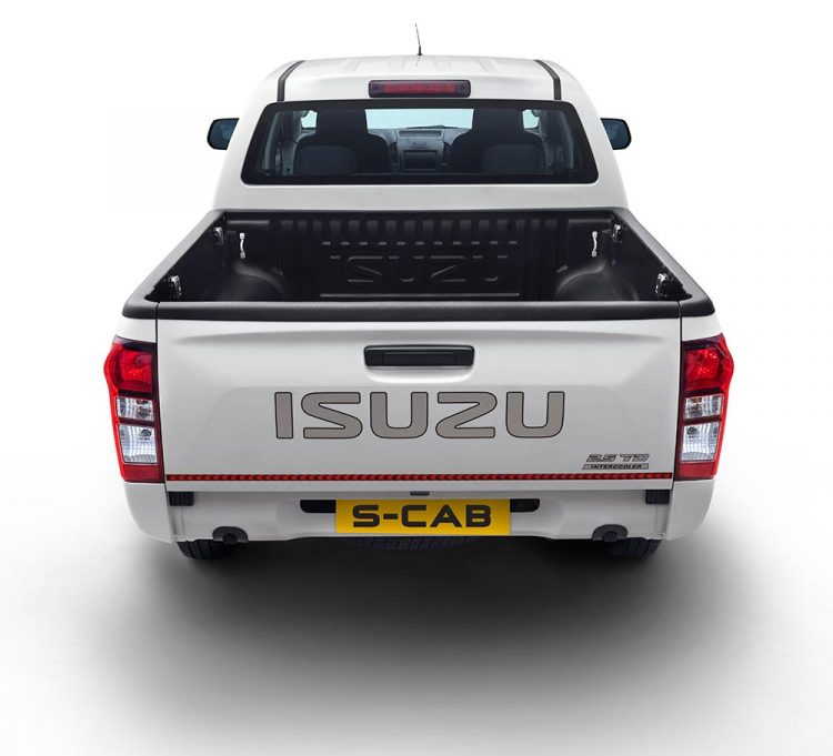 ISUZU D-Max Regular Cab and S-Cab BS6 variants launched - GaadiKey