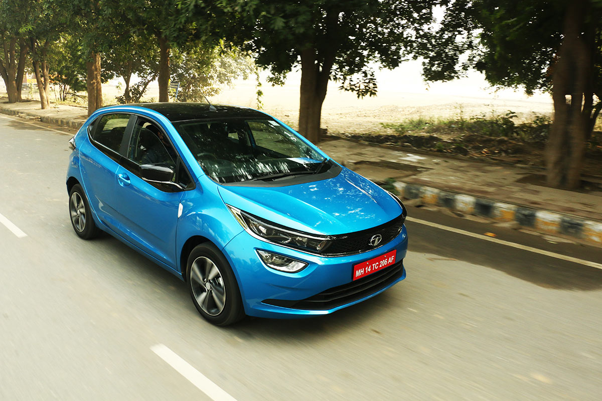 Tata Altroz iTurbo Review (1.2L Turbo Petrol version) - GaadiKey