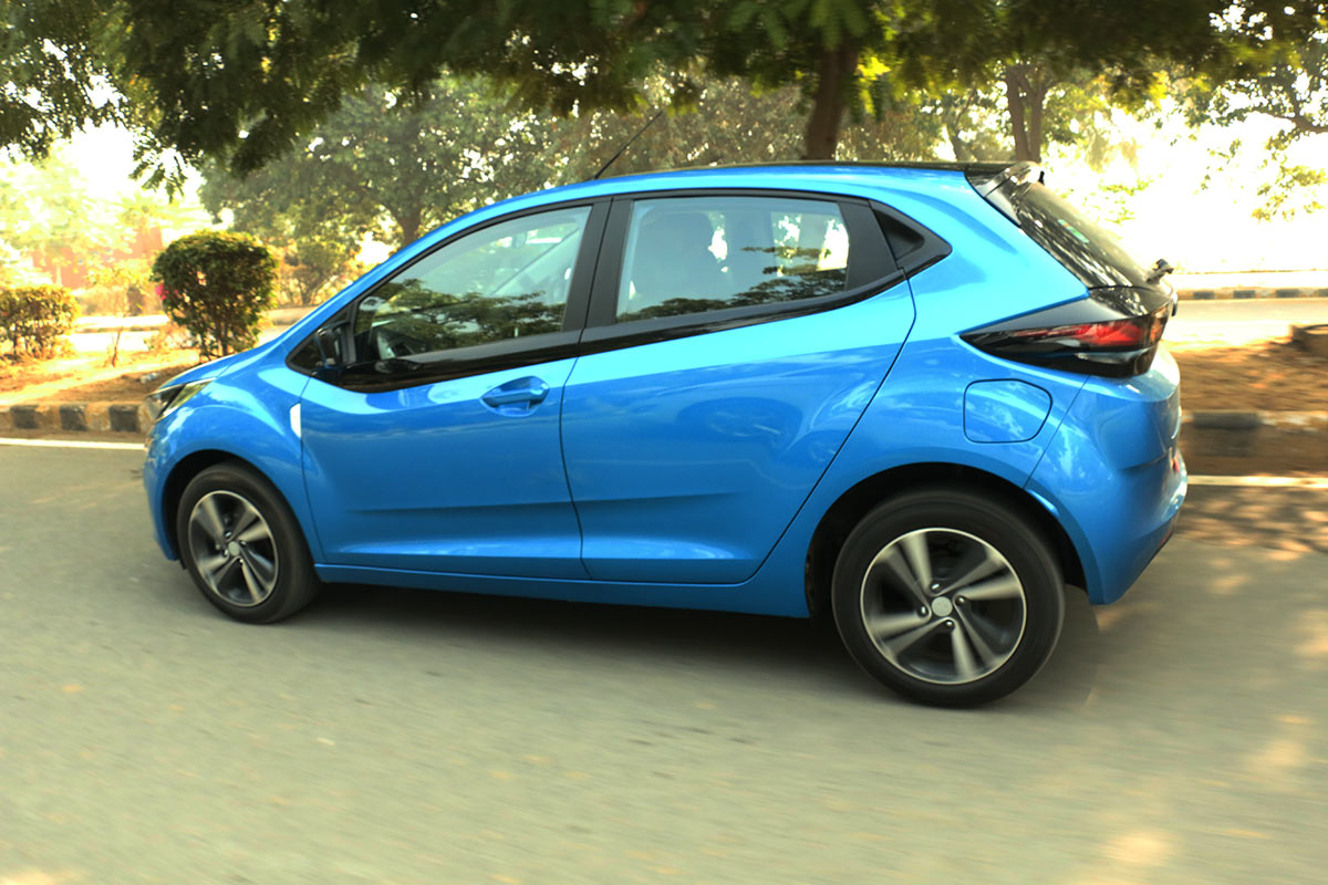Tata Altroz iTurbo Review (1.2L Turbo Petrol version) - GaadiKey