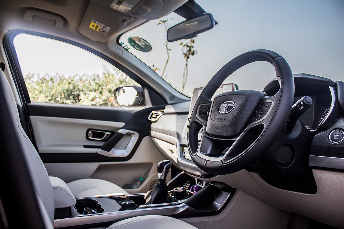 New Tata Safari Review - Solidly Built - GaadiKey