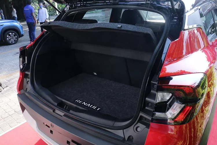 Renault Kiger Review - Is it better than Magnite? - GaadiKey