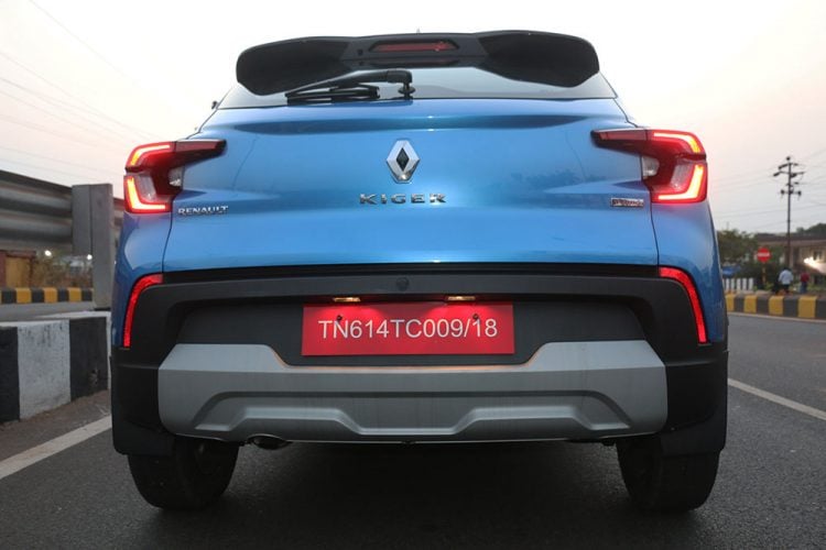 Renault Kiger Review - Is it better than Magnite? - GaadiKey