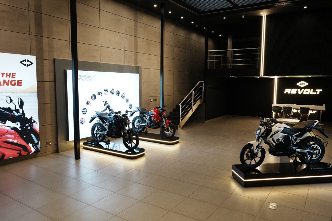 Revolt Motors opens 2 new stores in Kerala - GaadiKey