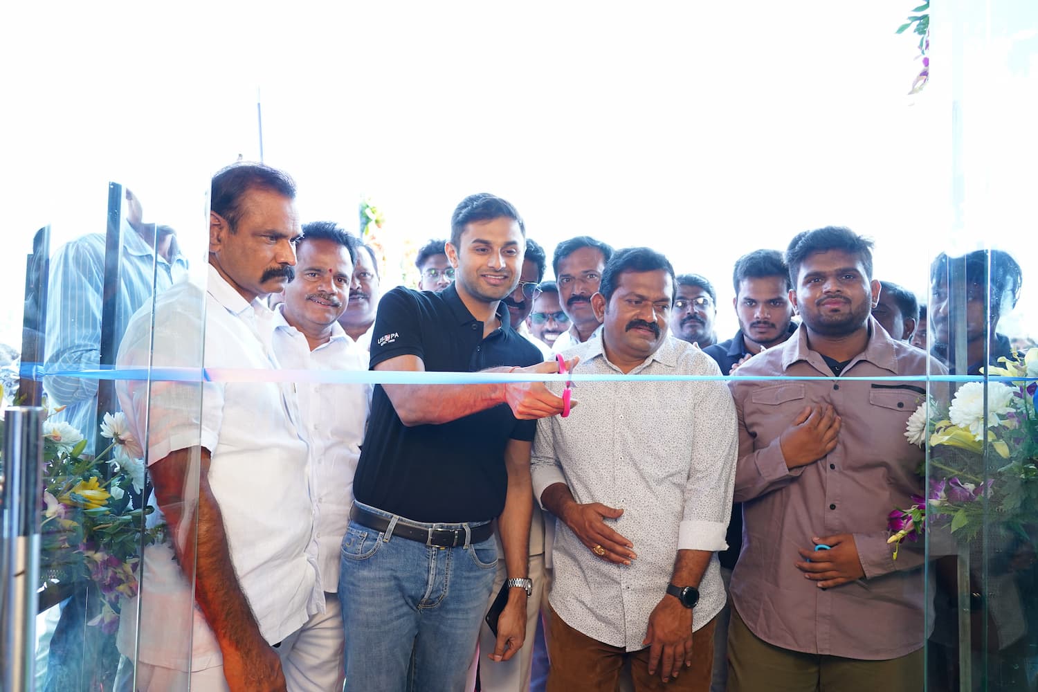 Moto Vault opens new showroom at Anantapur - GaadiKey