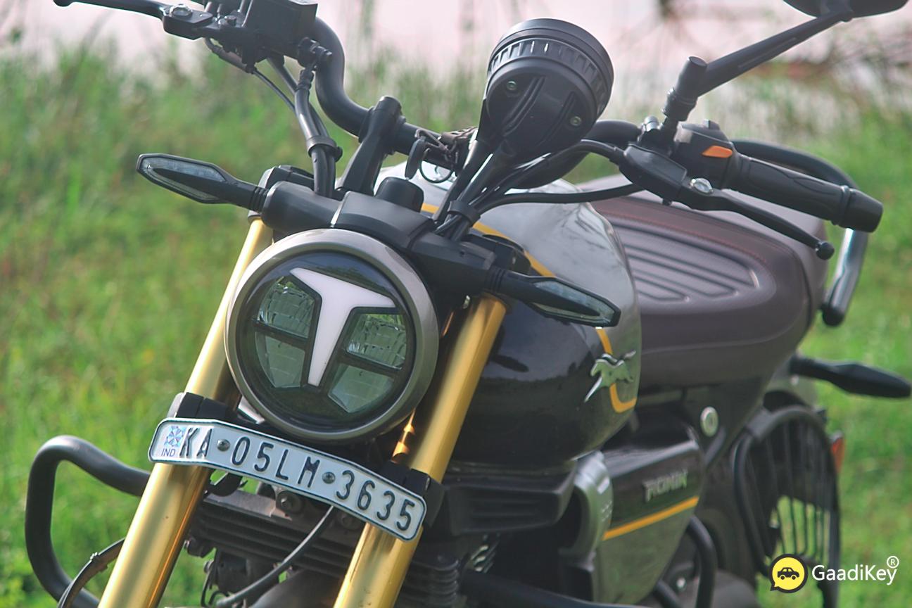 TVS Ronin Photo Gallery: Galactic Grey - GaadiKey
