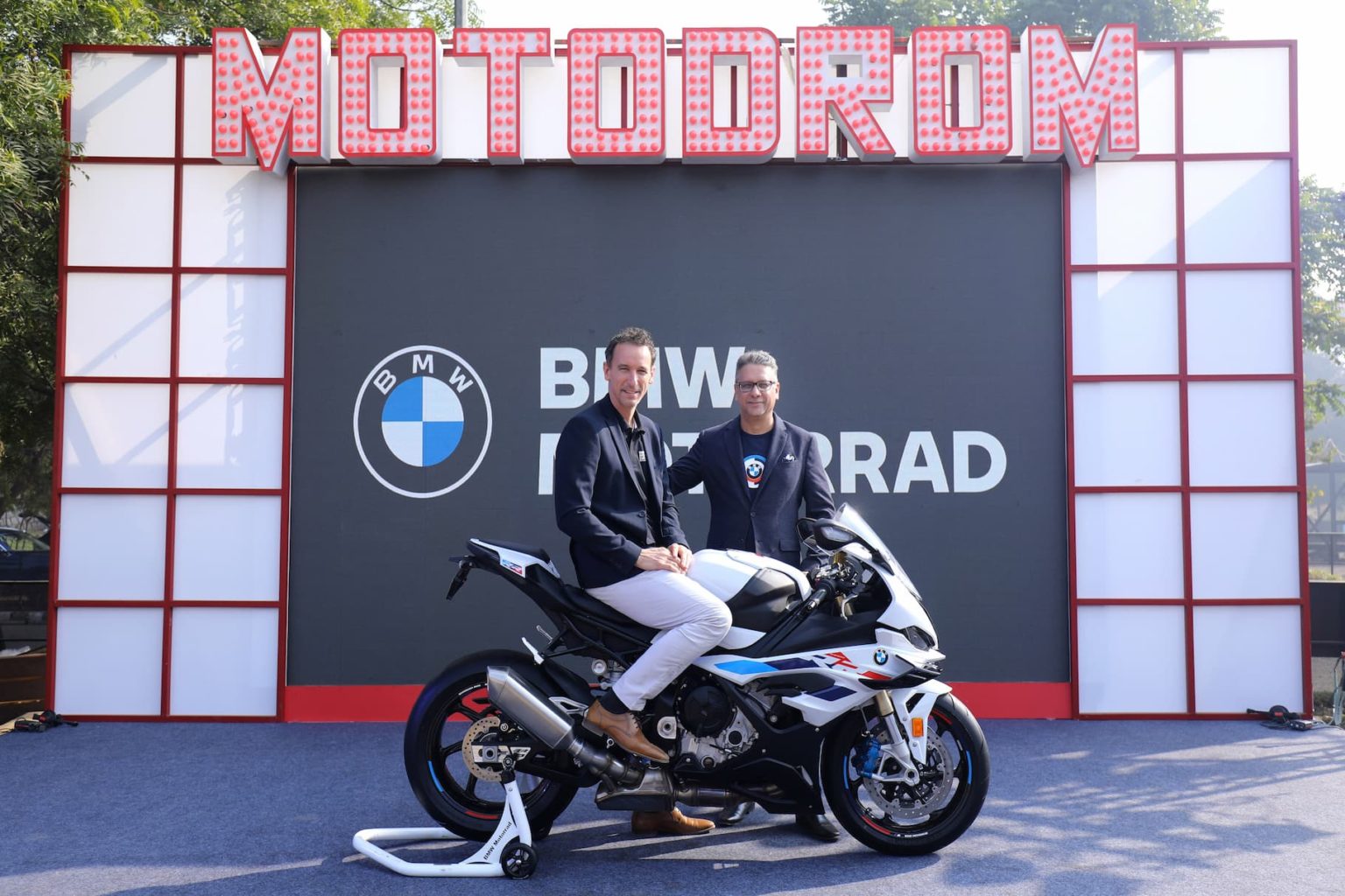 BMW S 1000 RR launched in India at Rs 20.25 lakhs - Deliveries from Feb ...