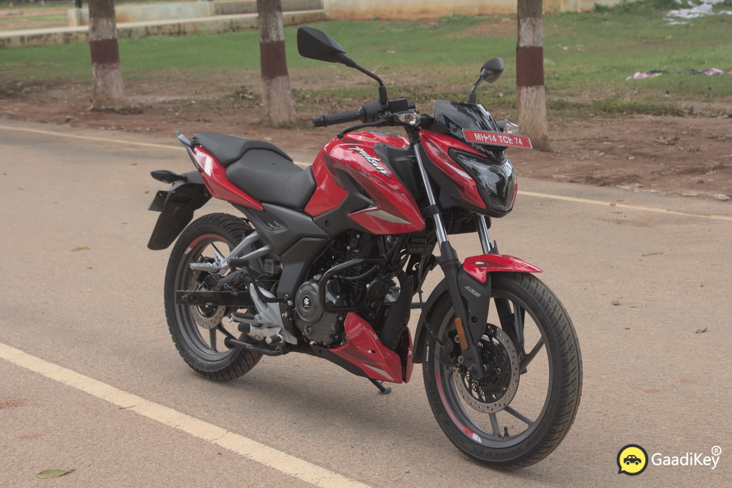 2023 Bajaj Pulsar P150 Photos: Racing Red - GaadiKey