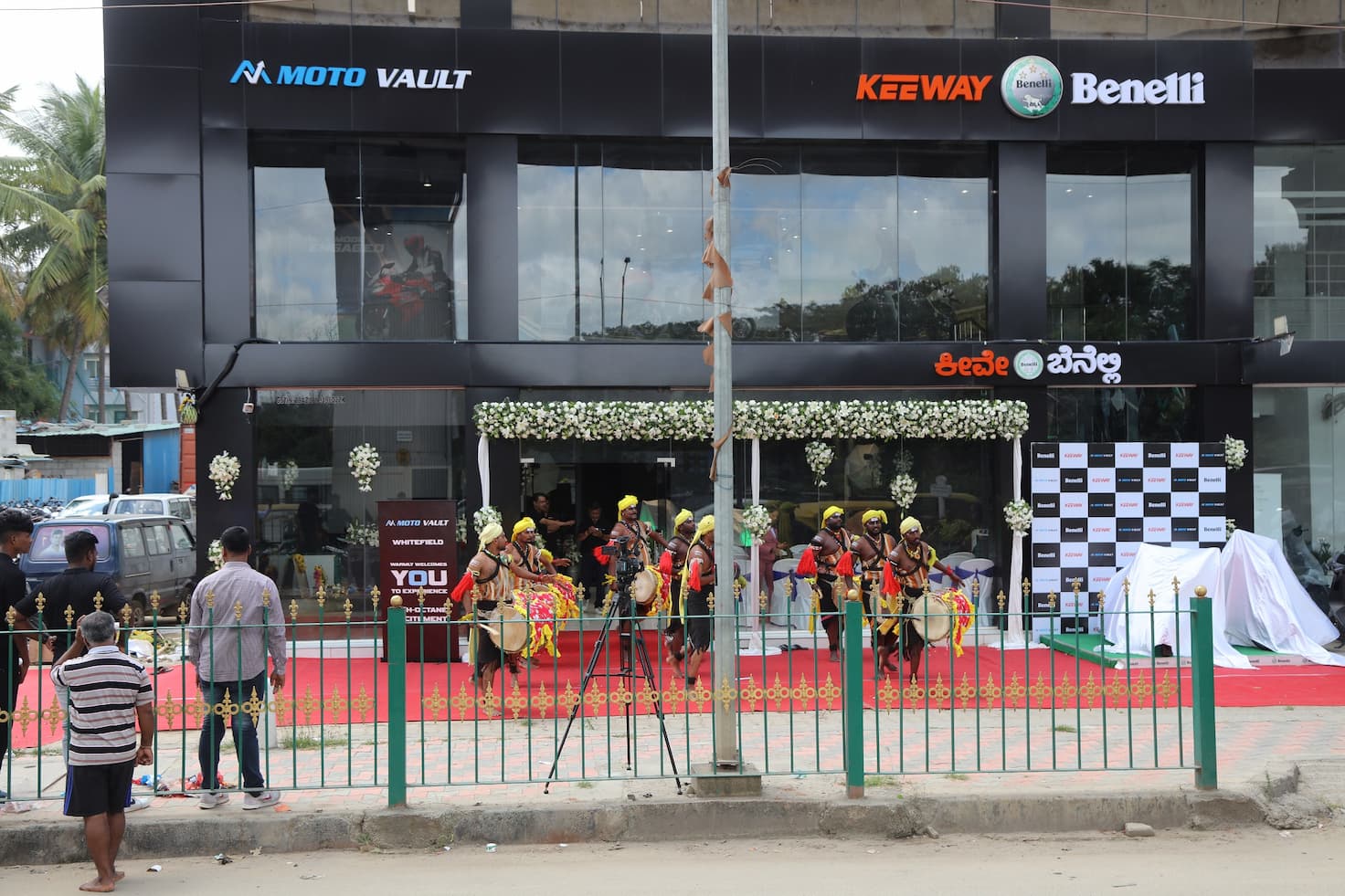 Moto Vault Superbike showroom opened in Bengaluru - GaadiKey