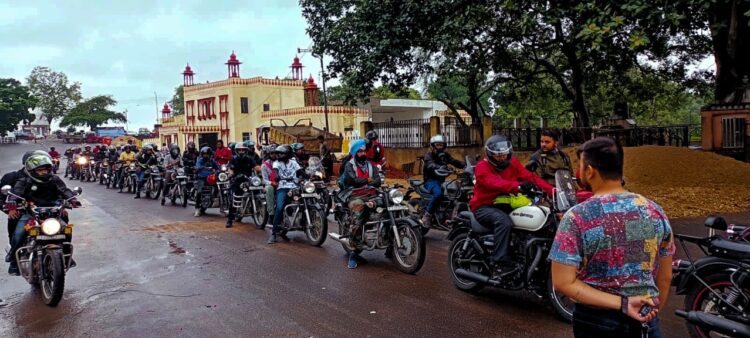 28,000+ owners celebrate Royal Enfield One Ride 2023 - GaadiKey