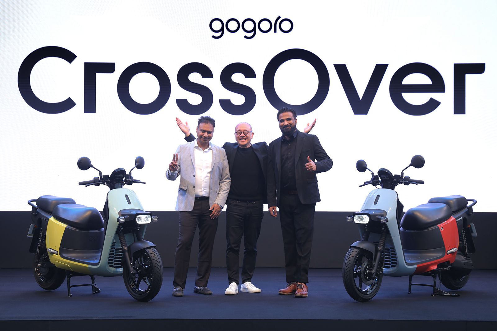 Gogoro CrossOver GX250 Smart electric scooter unveiled in India - Available for B2B Customers ...
