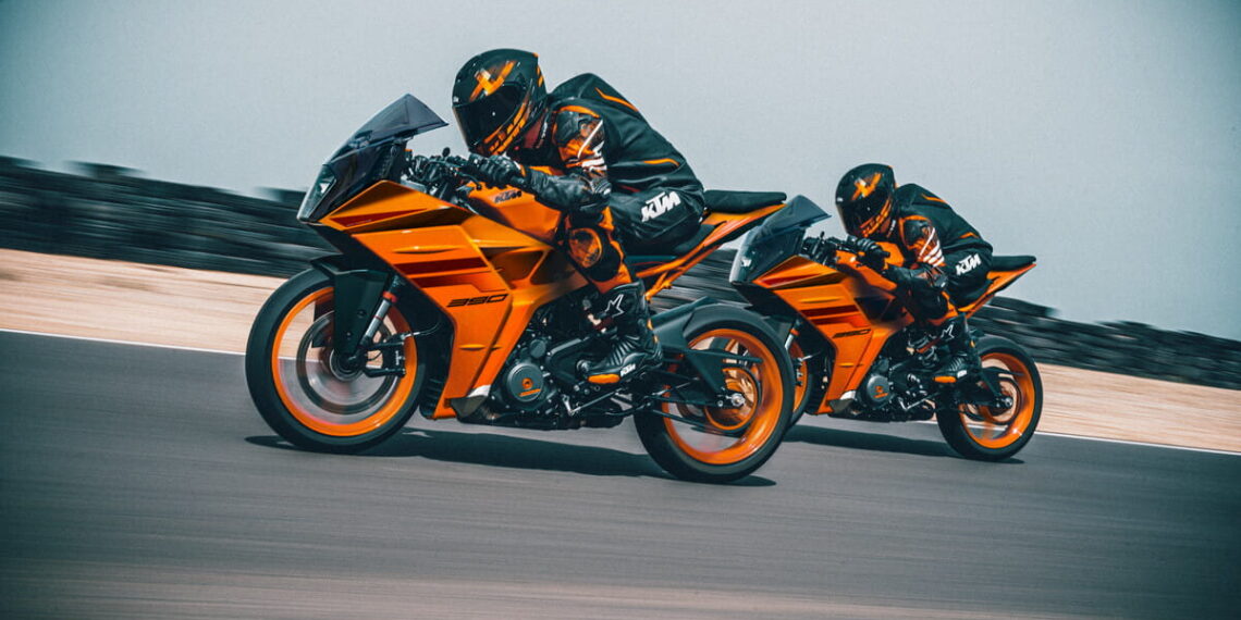 2024 KTM RC and Adventure range gets New Colors - GaadiKey