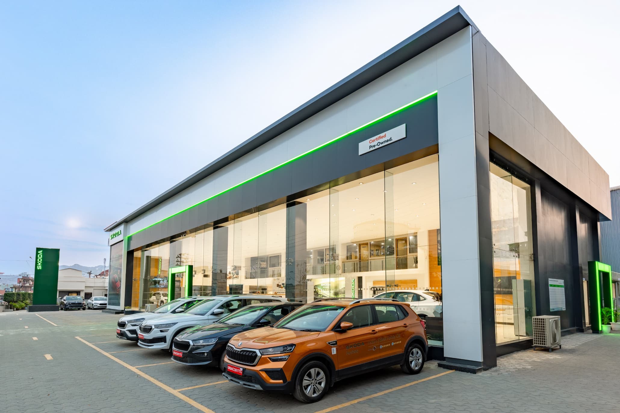 Skoda Opens New Noida Service Centre – 25 Bays, 51,000 Sq. Ft. - GaadiKey