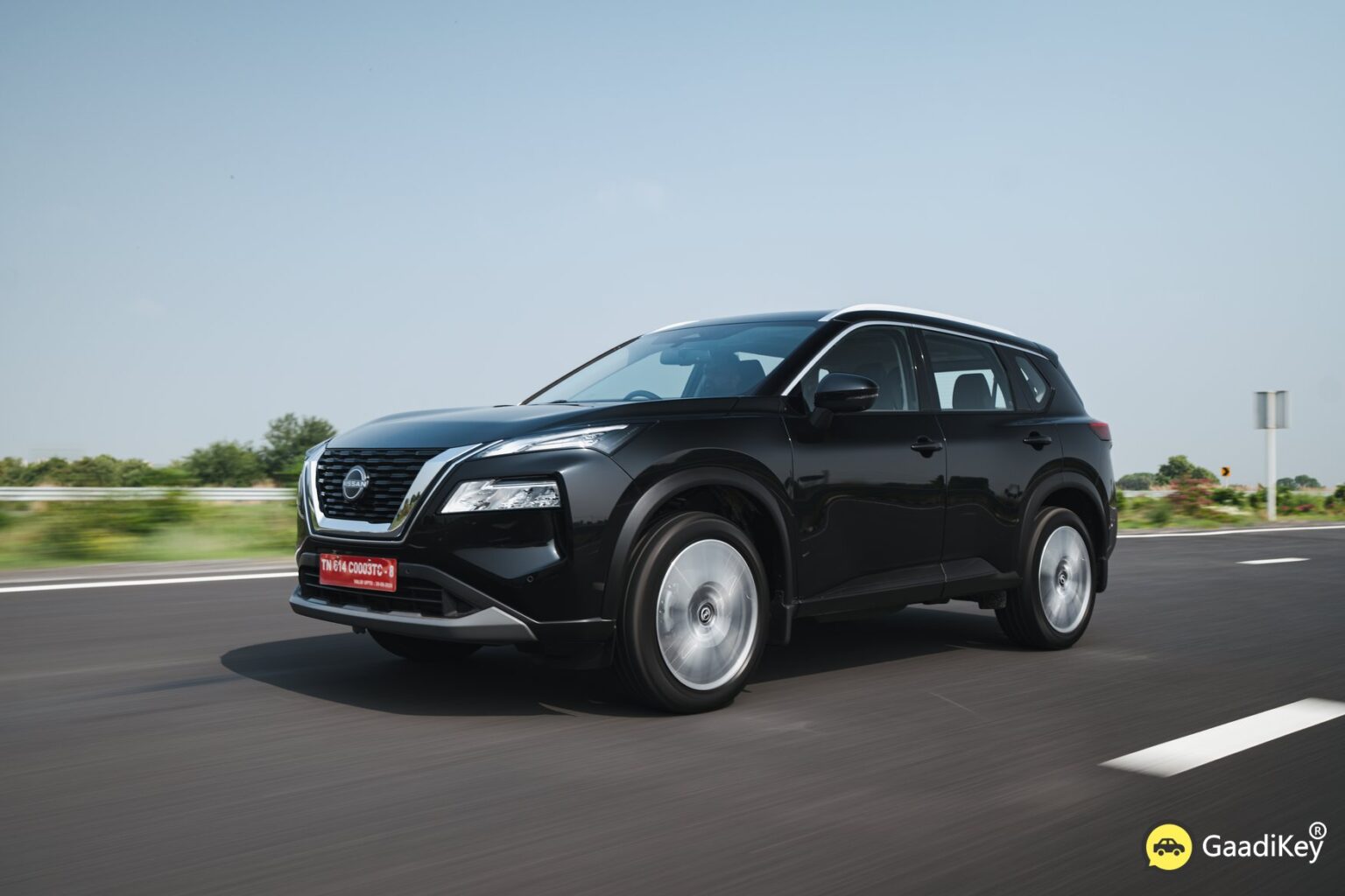 Nissan X-Trail Review: Dead on arrival? OR Tucson Killer? - GaadiKey