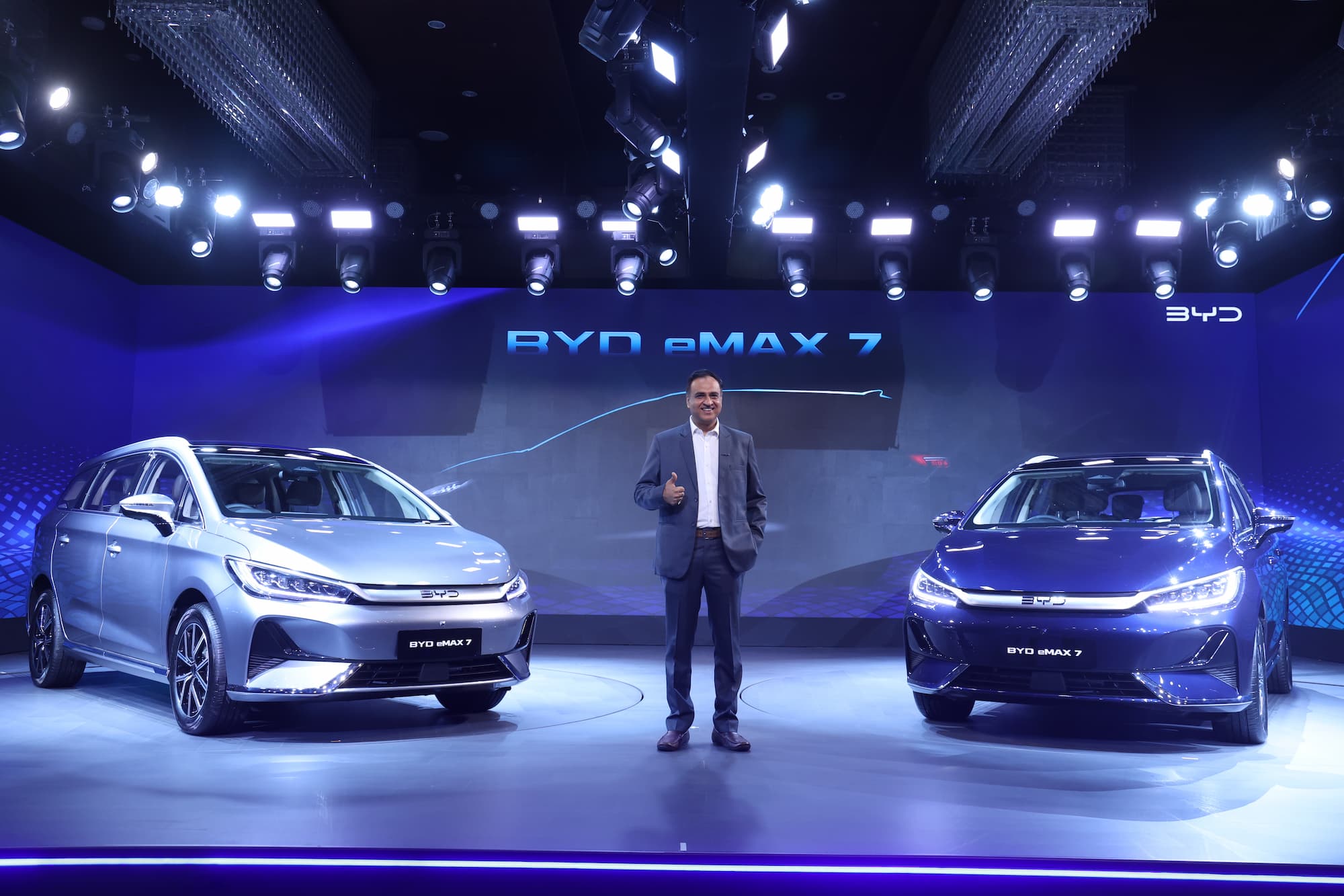 BYD eMAX 7 First Electric MPV launched in 6 and 7-Seater Options - GaadiKey