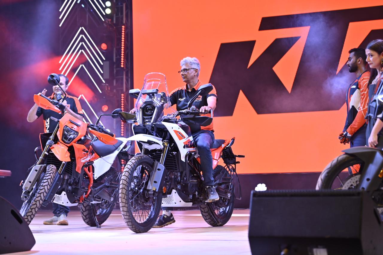 KTM unveils New 390 Adventure and Enduro R Models at IBW 2024 - GaadiKey