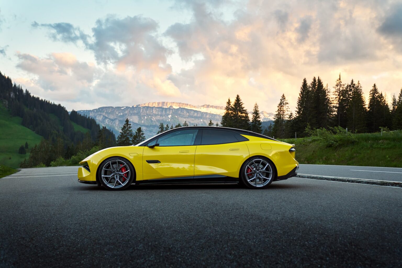 Lotus launches all-new Emeya, its first electric grand tourer (GT) in India - GaadiKey