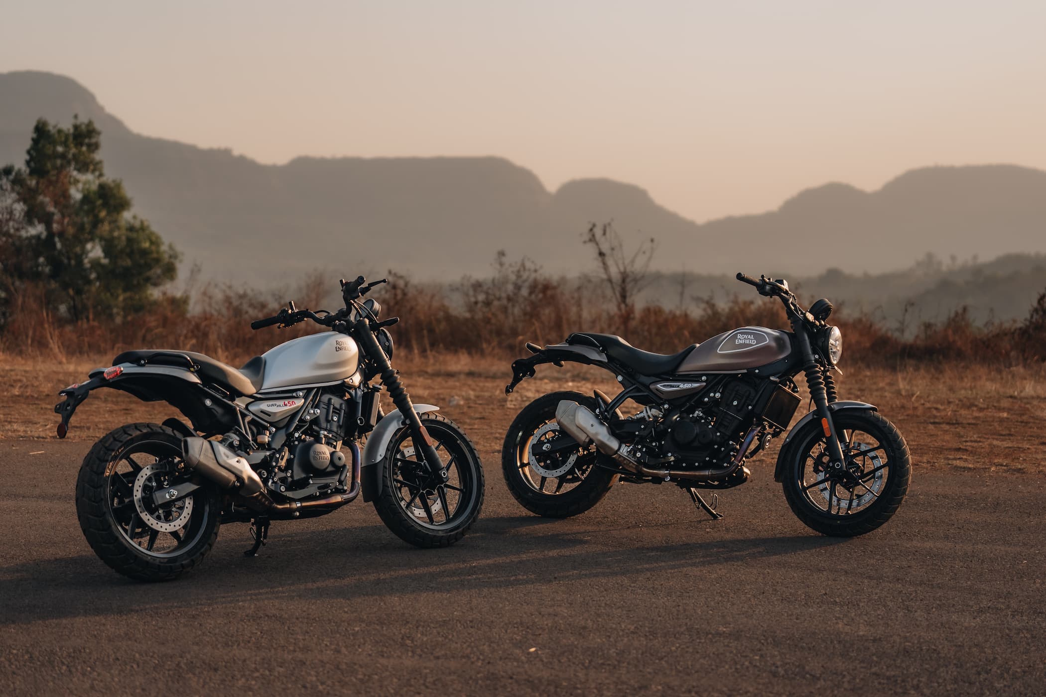 2025 Royal Enfield Guerrilla 450 gets new color options - GaadiKey