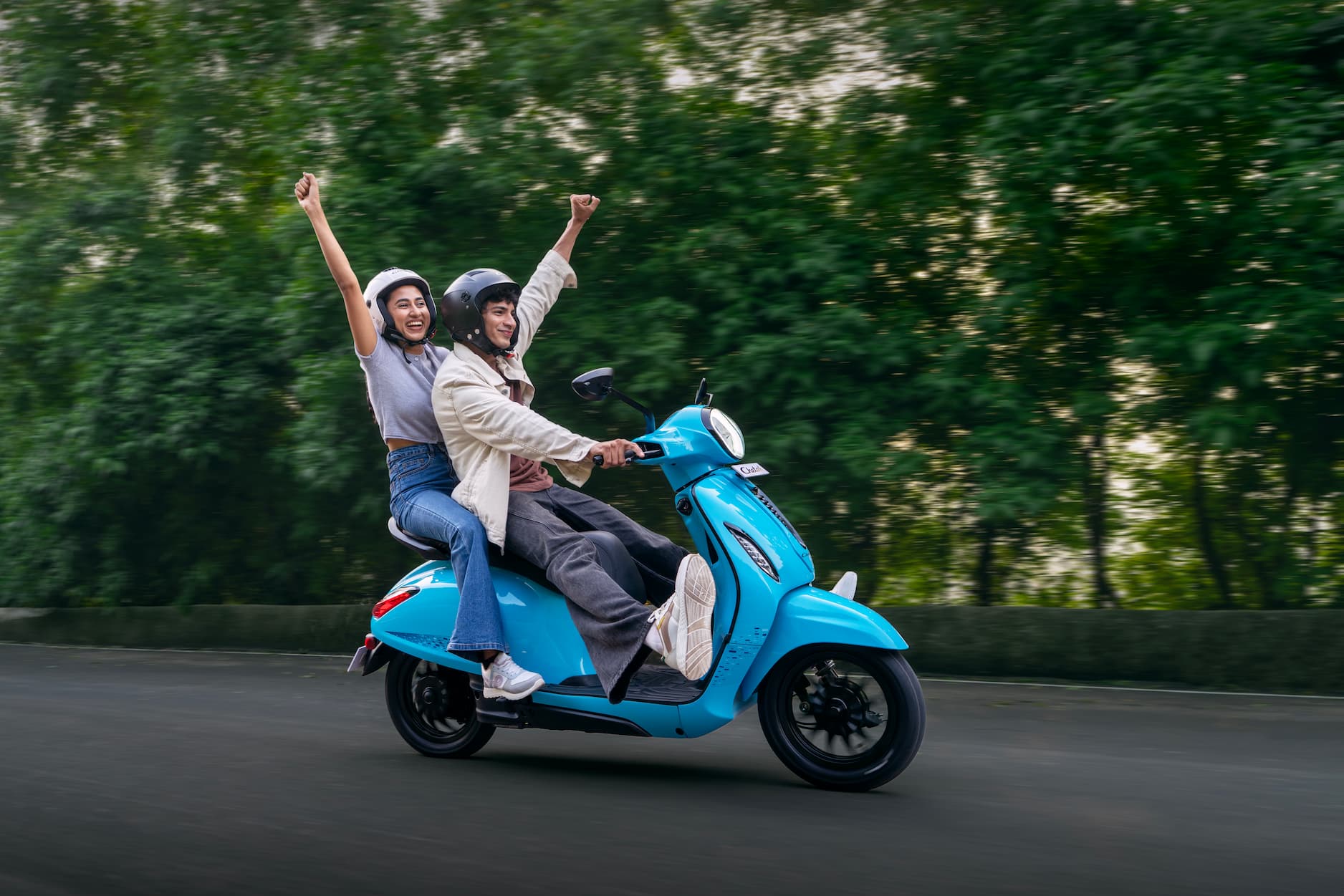 Bajaj Chetak 3001 Launched at Rs 99,990– 127 km Range, 35L Boot Space ...