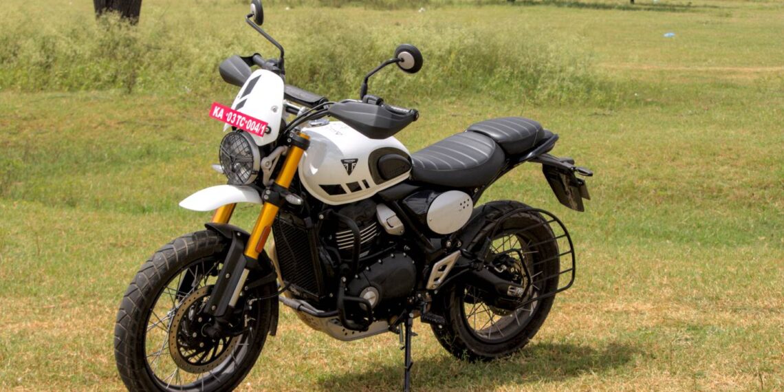Triumph Scrambler 400XC White Color Photos (Vanilla White) - GaadiKey