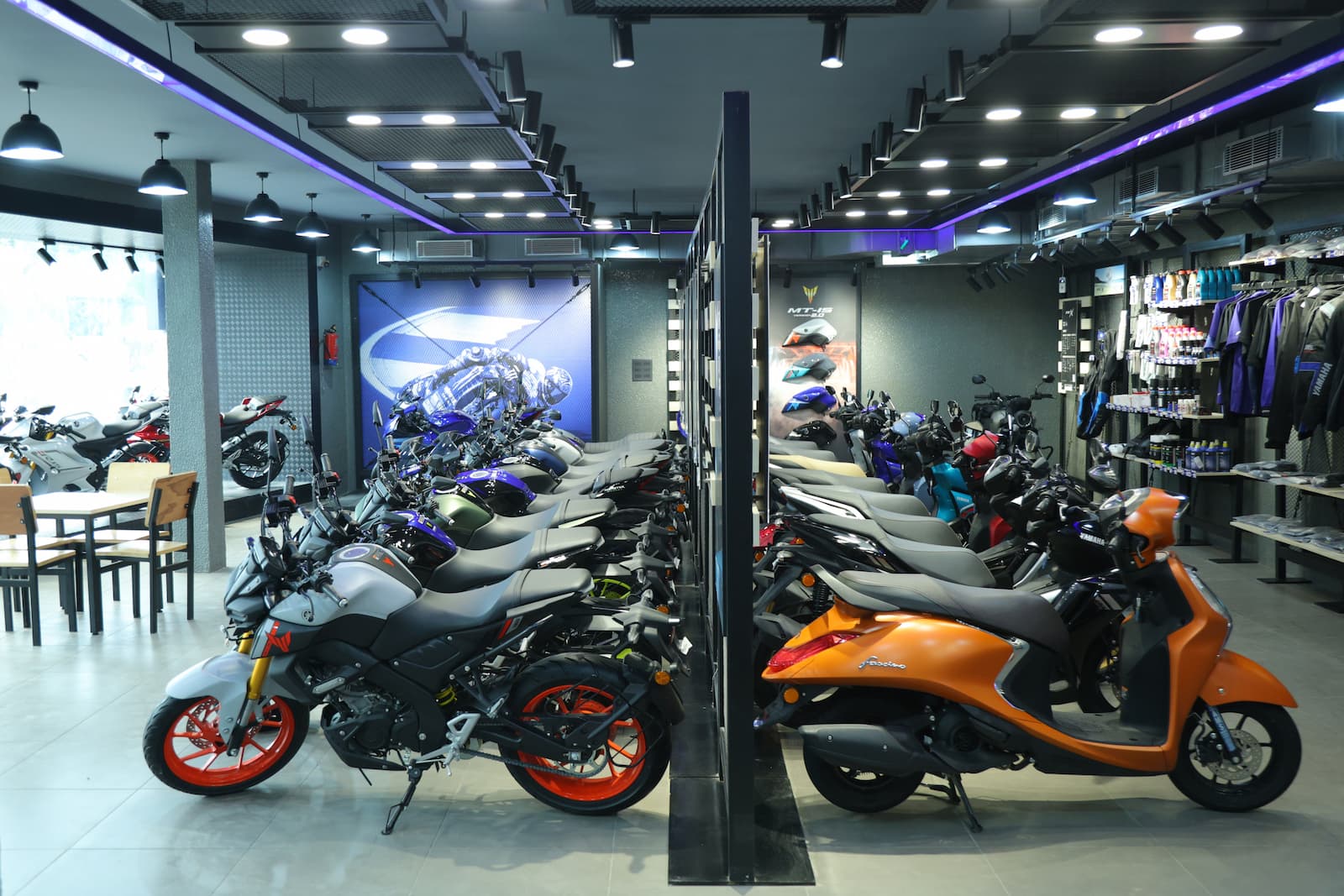 Yamaha India Opens 500th Blue Square Showroom: Premium Customer Experience - GaadiKey