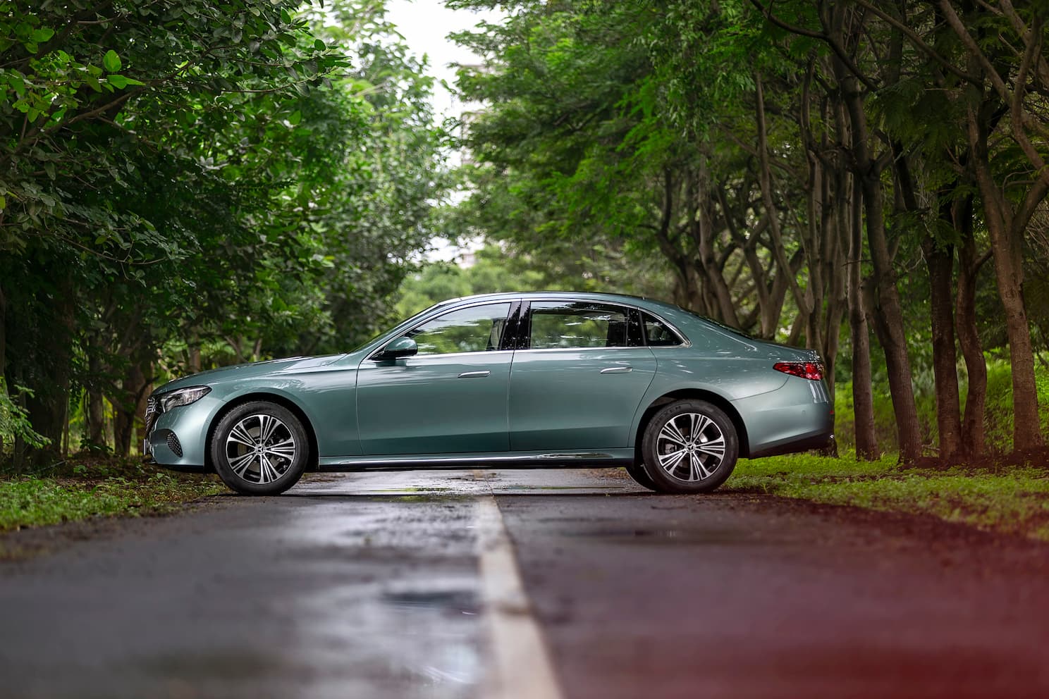 Mercedes-Benz India Launches SKYLine DMS with Zoho - GaadiKey