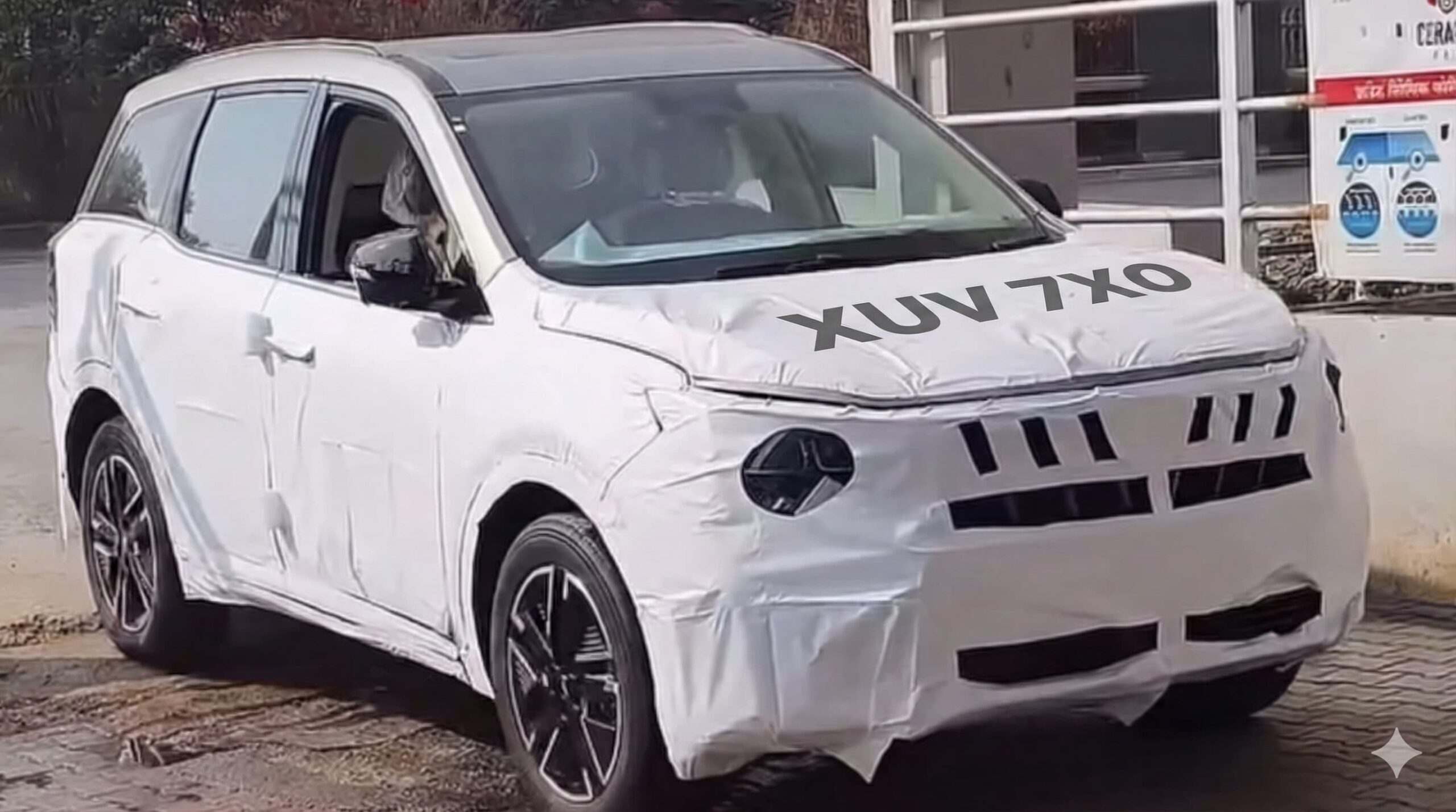 Gadis india bogel di sungai