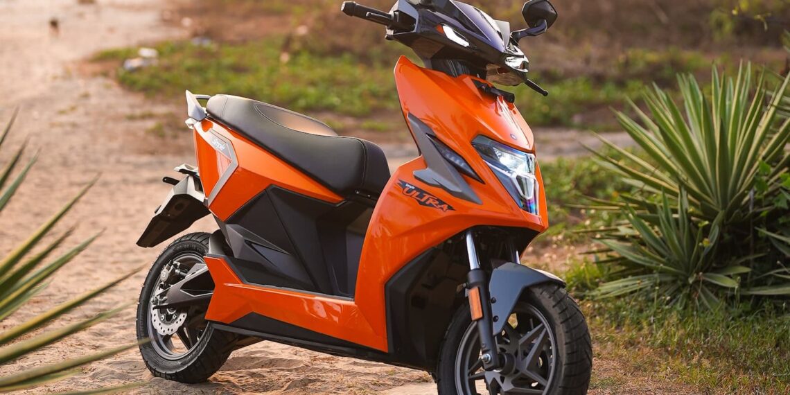 Simple Ultra 400 Km Range Electric Scooter Priced at Rs 2,34,999 - GaadiKey